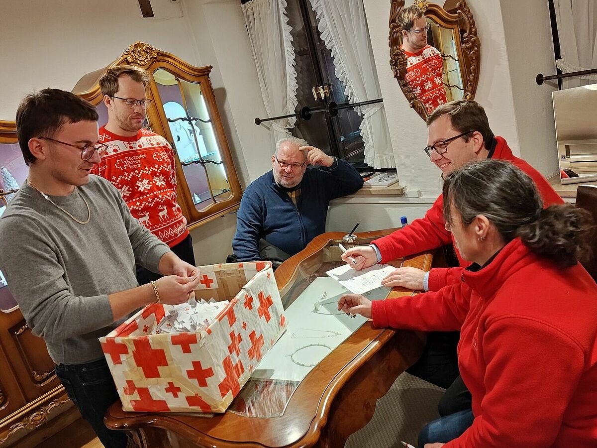 Bekanntgabe der Gewinnernummern aus der Glücksherzentombola ...